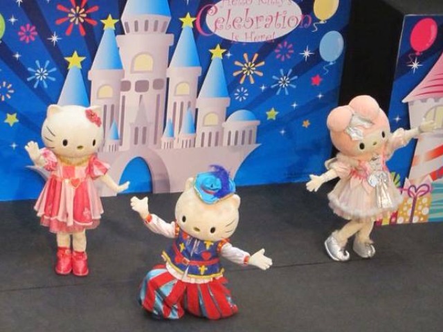 Hello Kitty LIVE at City Square Mall | March 2014 | Honeycombers